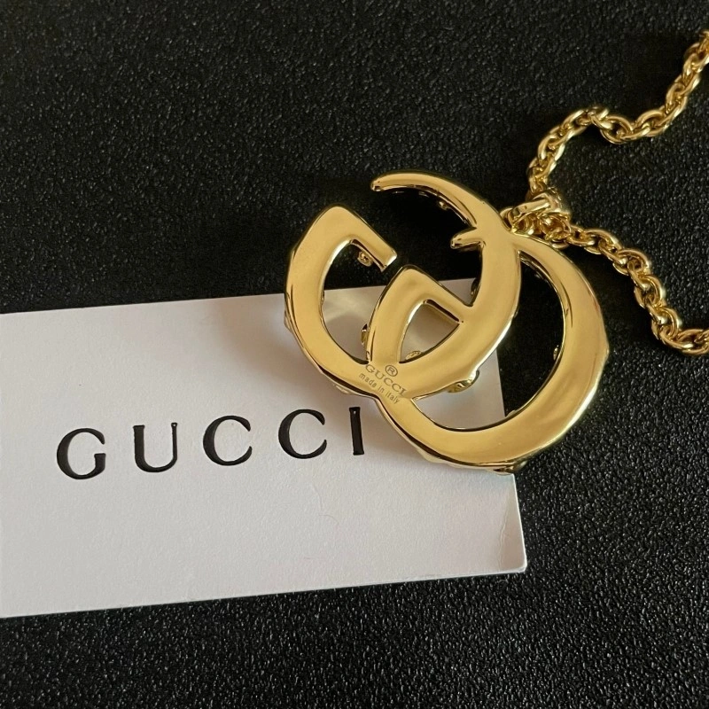 Indistinguishable Gucci Necklaces