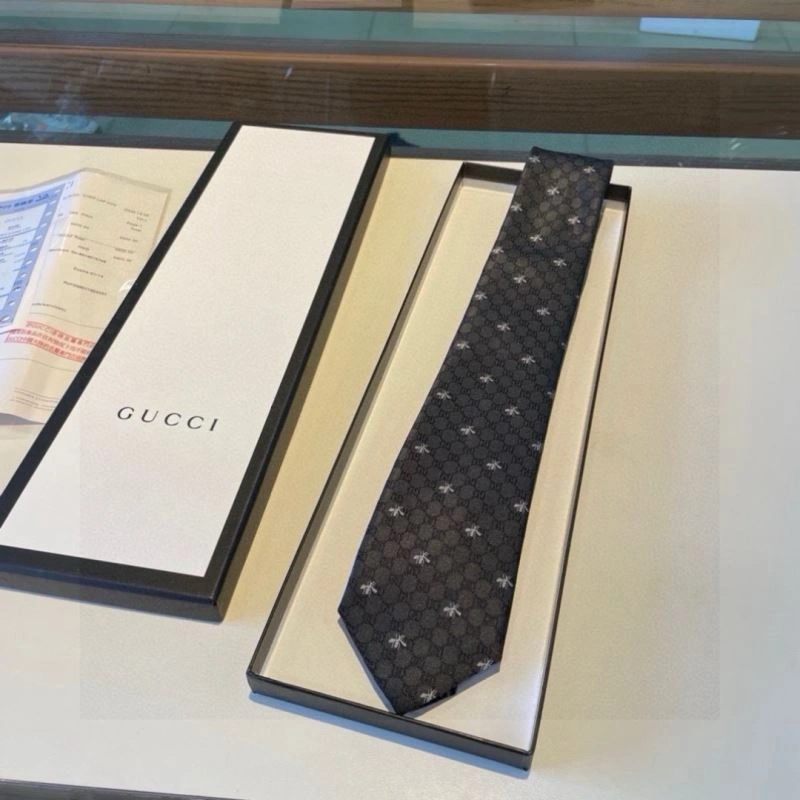 Top mirror Gucci Neckties