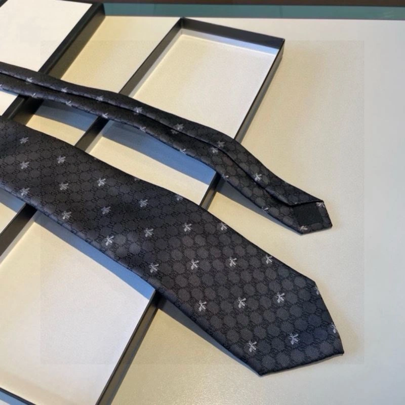 Top mirror Gucci Neckties
