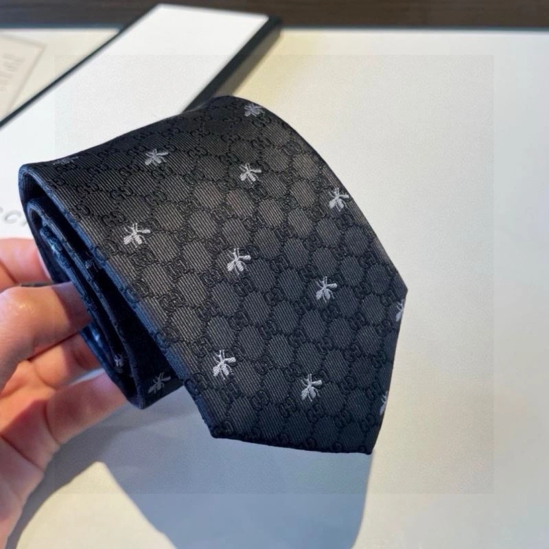 Top mirror Gucci Neckties