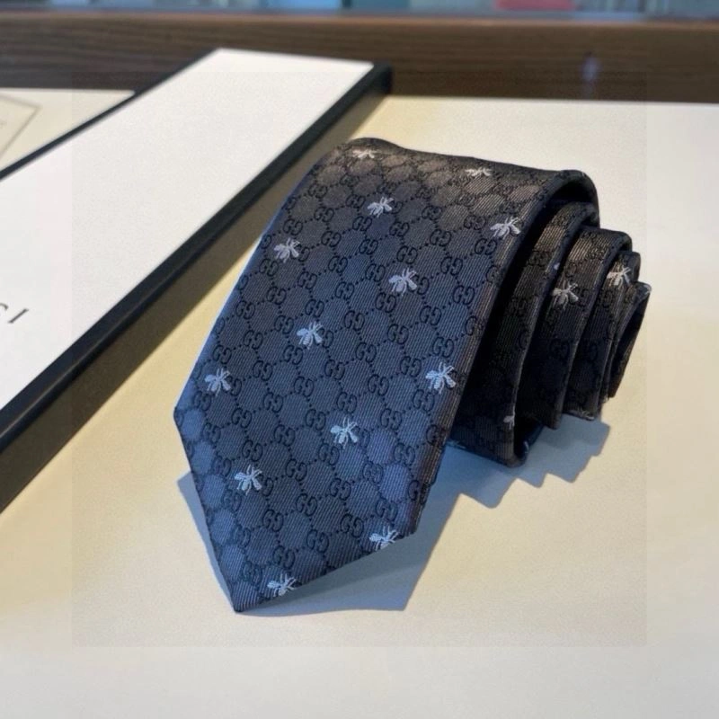 Top mirror Gucci Neckties