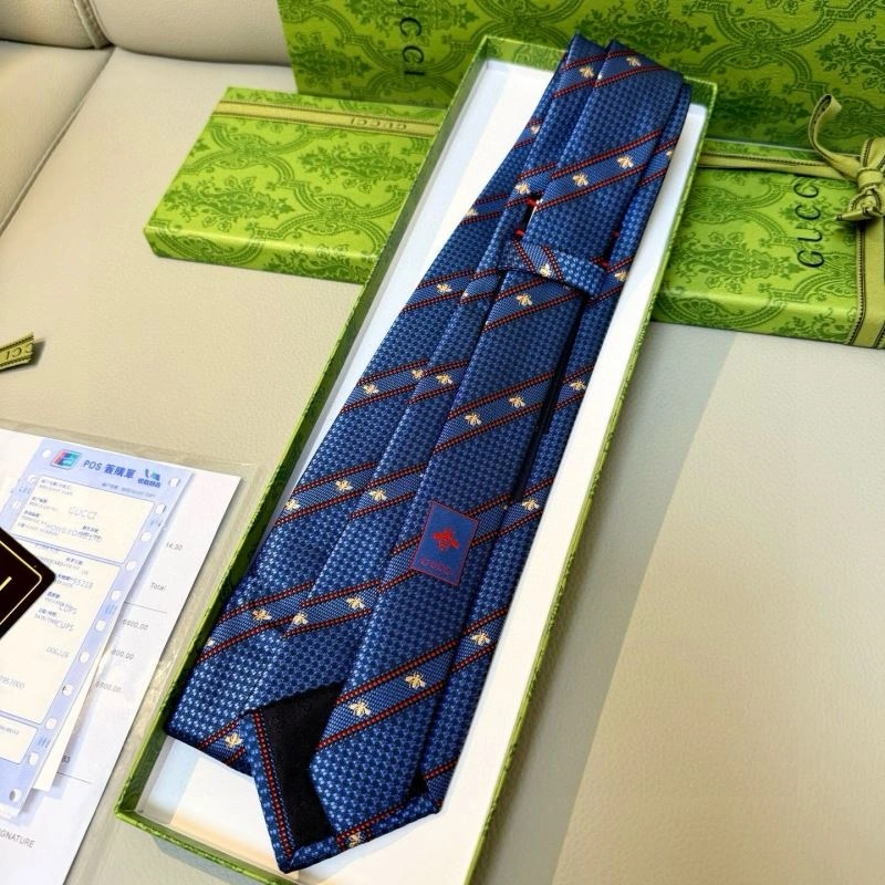 Top mirror Gucci Neckties