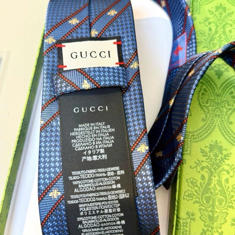 Top mirror Gucci Neckties