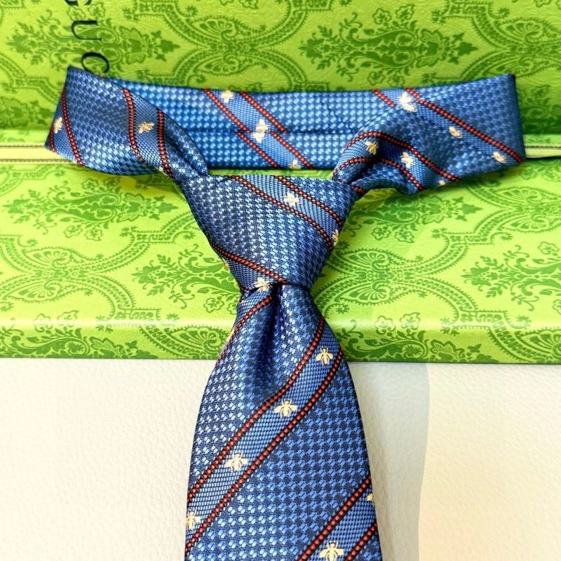 Top mirror Gucci Neckties