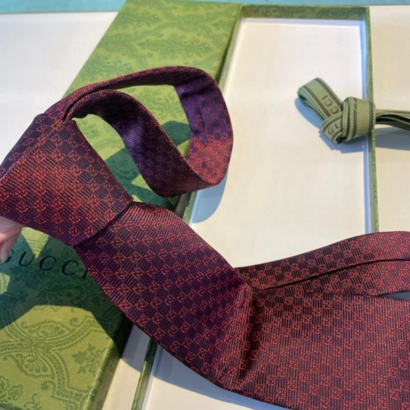 Accurate model Gucci Neckties