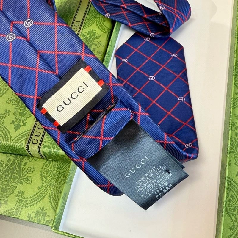 Top mirror Gucci Neckties