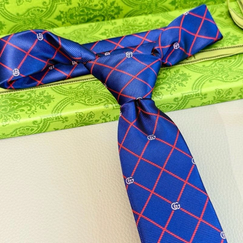 Top mirror Gucci Neckties