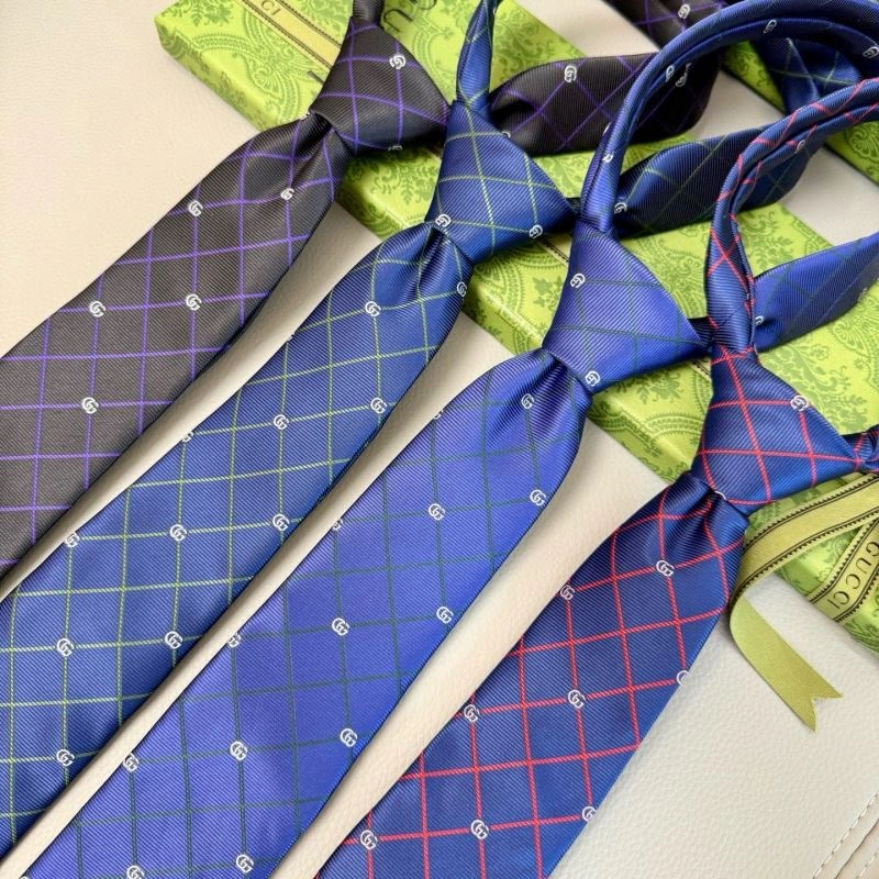 Top mirror Gucci Neckties