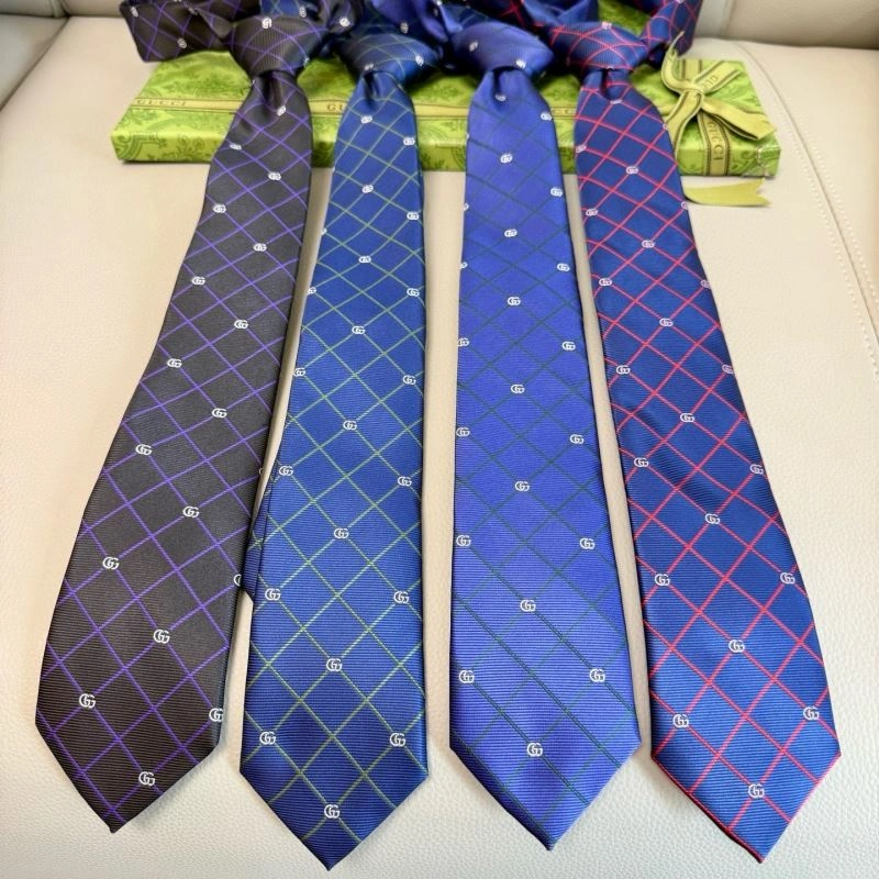 Top mirror Gucci Neckties