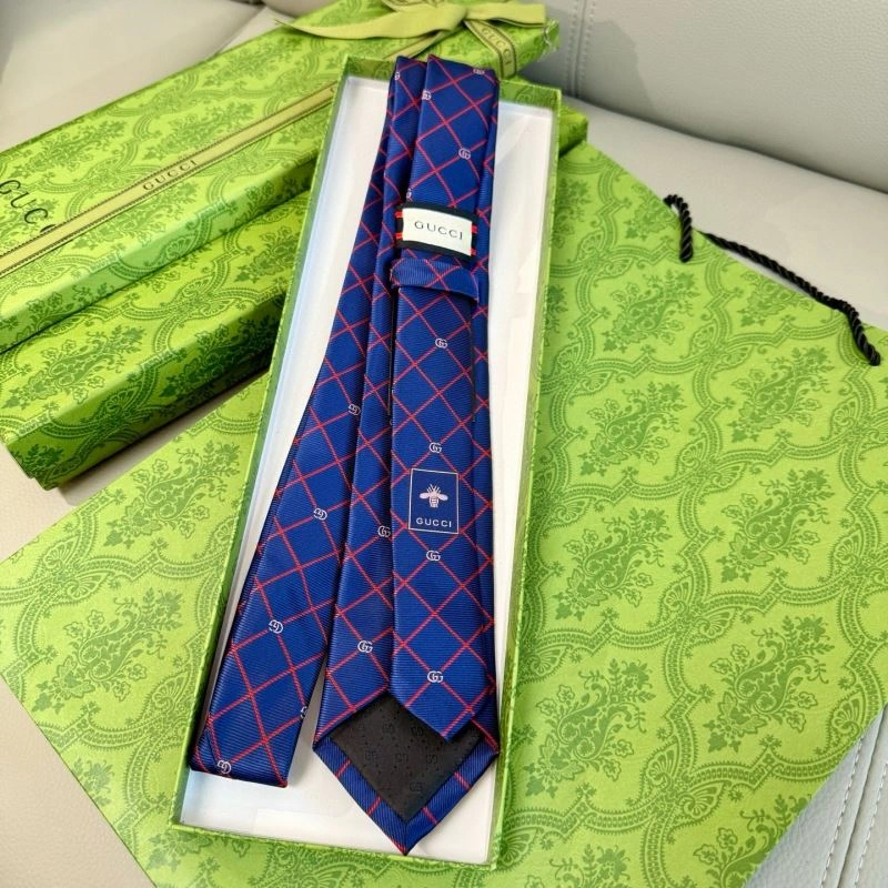 Top mirror Gucci Neckties