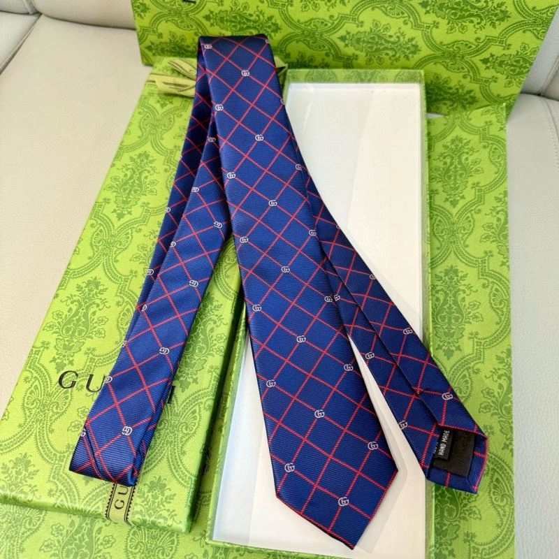 Top mirror Gucci Neckties