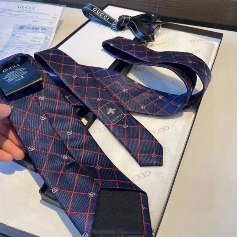 Top mirror Gucci Neckties