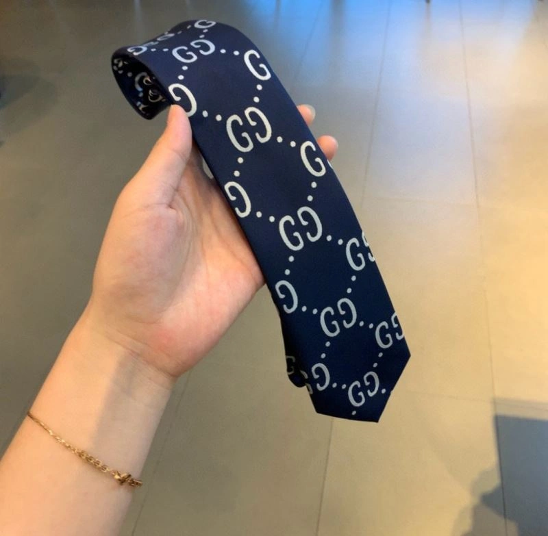 Accurate model Gucci Neckties