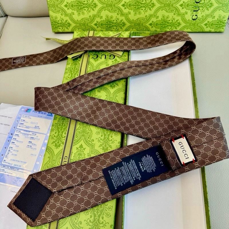 Accurate model Gucci Neckties
