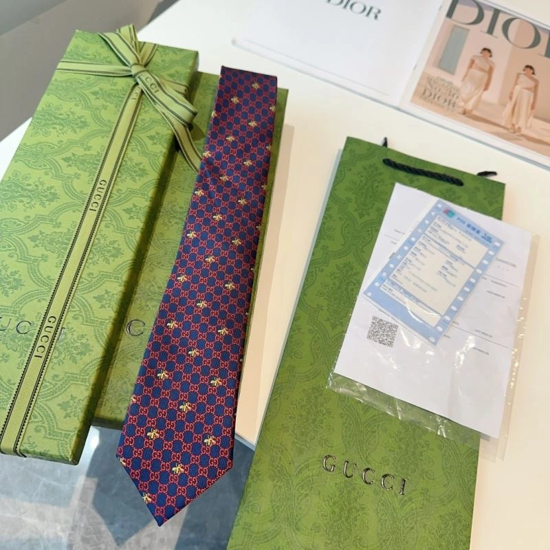 Top mirror Gucci Neckties