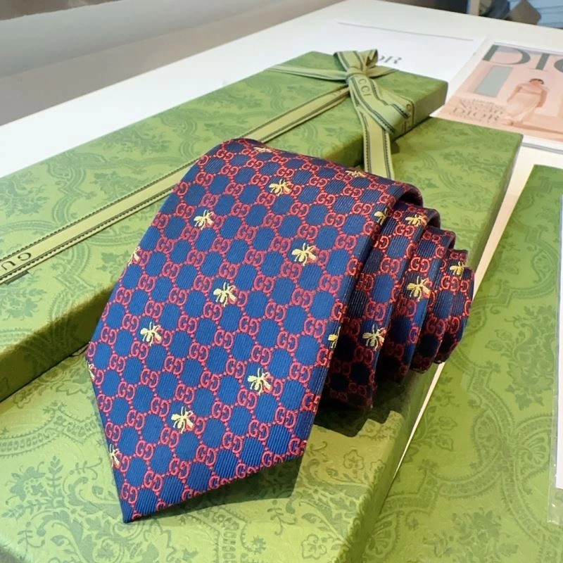 Top mirror Gucci Neckties