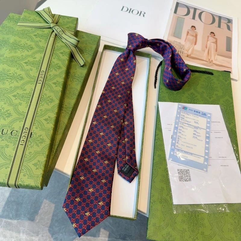Top mirror Gucci Neckties