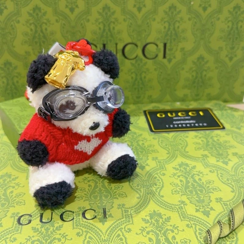 Low-cost Gucci Ornaments