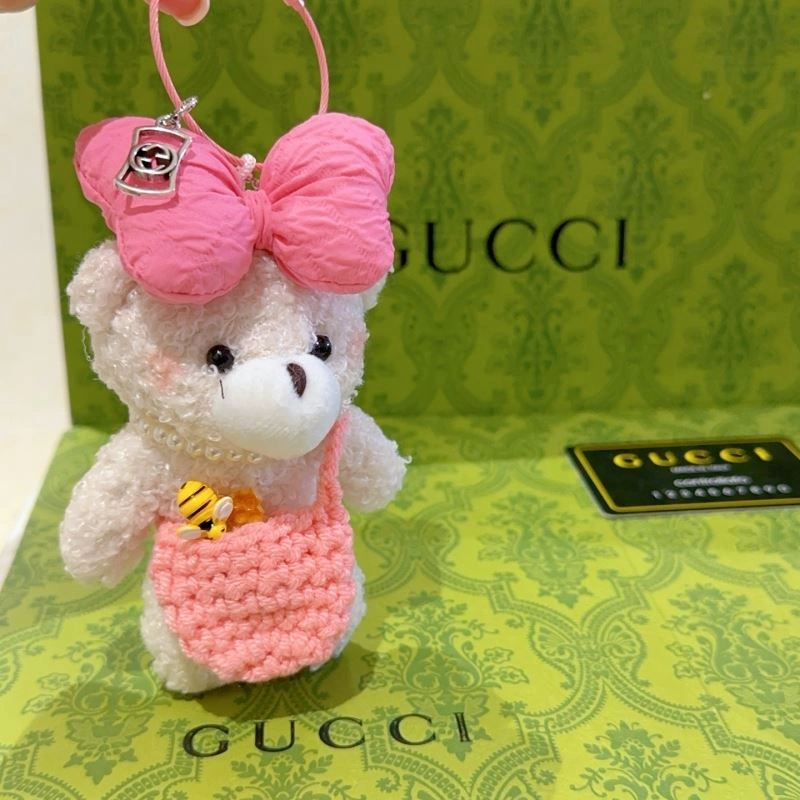 Low-cost Gucci Ornaments