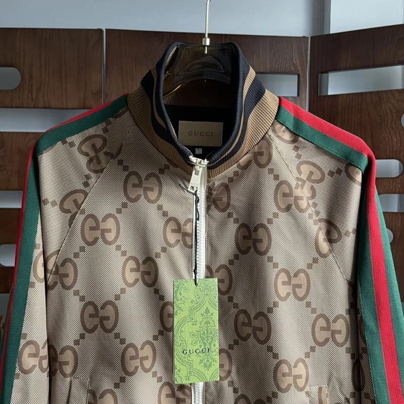 Top match Gucci Outwear