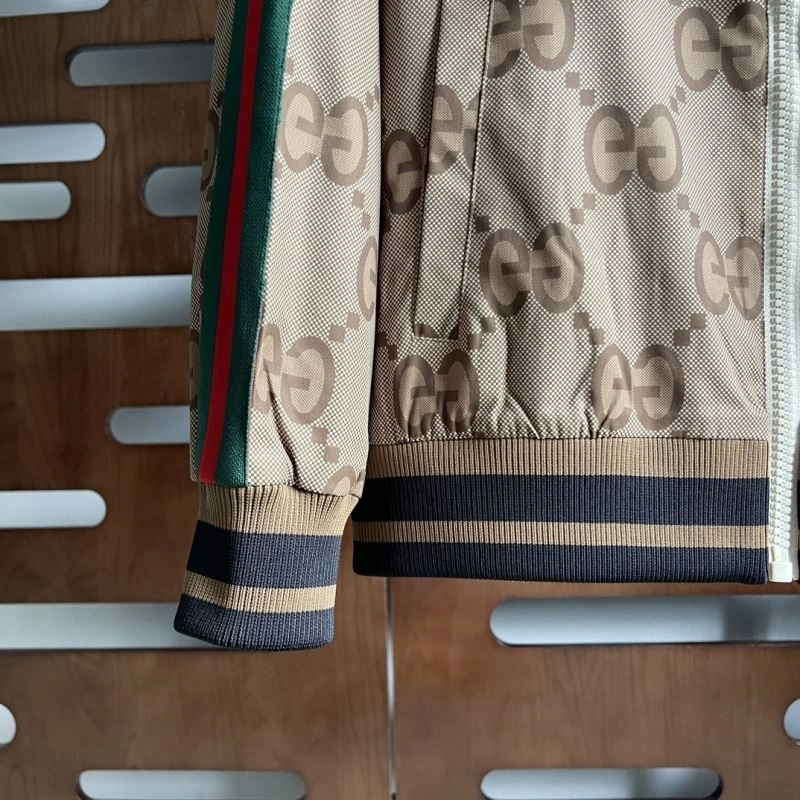 Top match Gucci Outwear