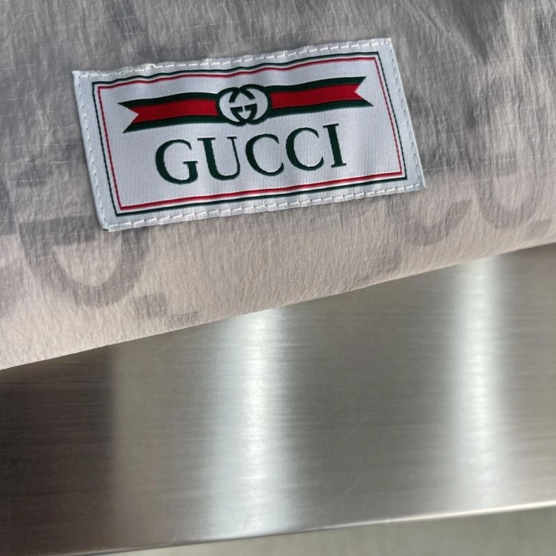 Top mirror Gucci Outwear