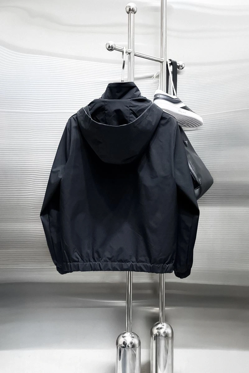Top match Gucci Outwear