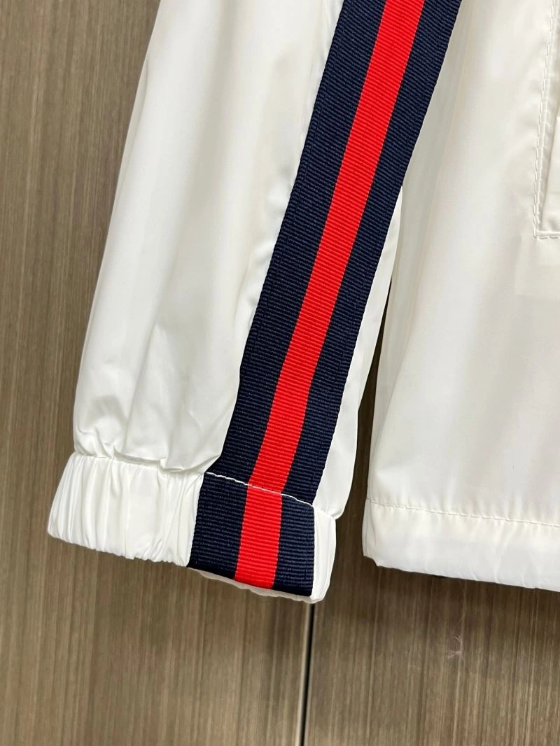 Top match Gucci Outwear