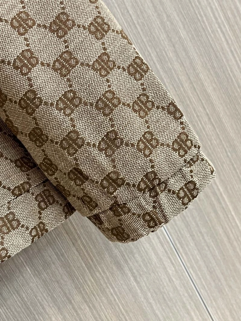 Discounted Gucci Outwear