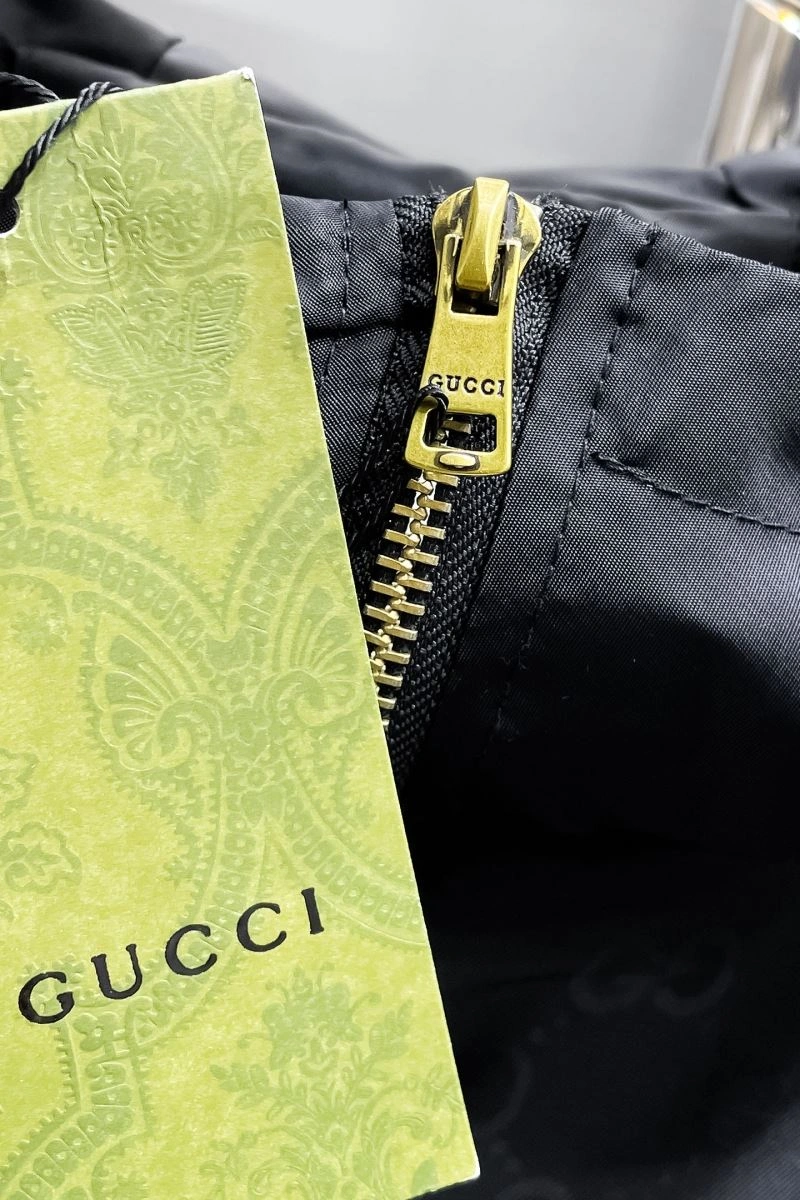 Bargain Gucci Outwear