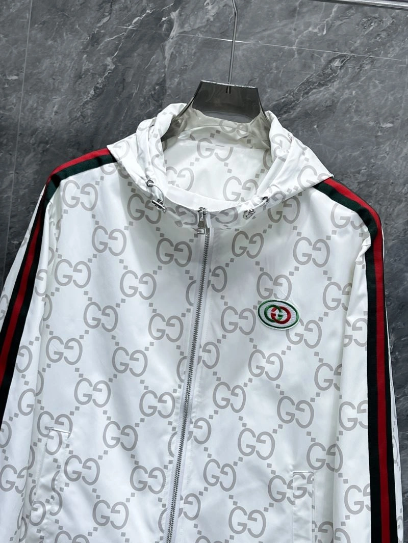 Top mirror Gucci Outwear