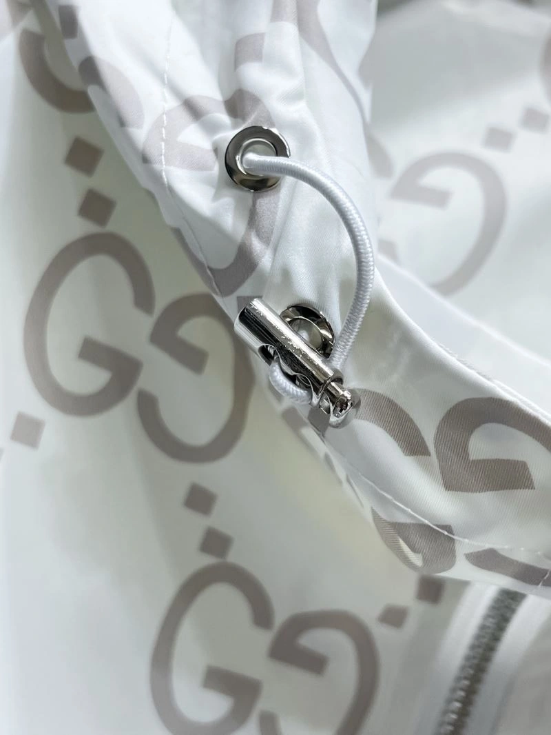 Top mirror Gucci Outwear