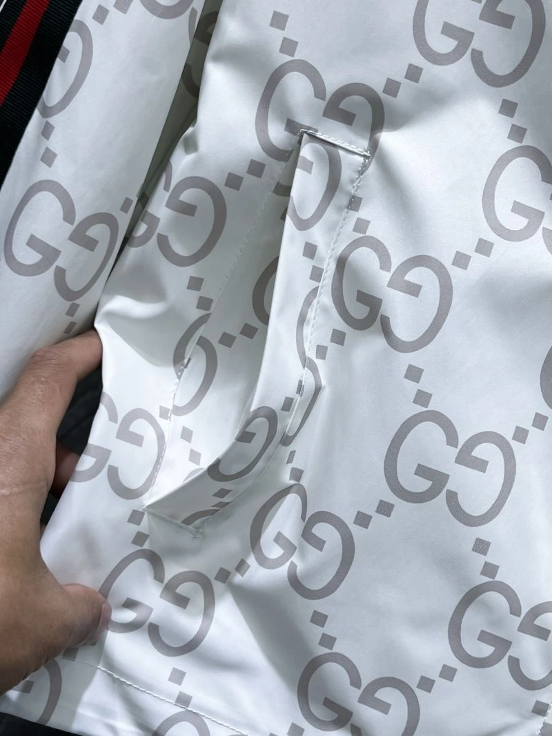 Top mirror Gucci Outwear