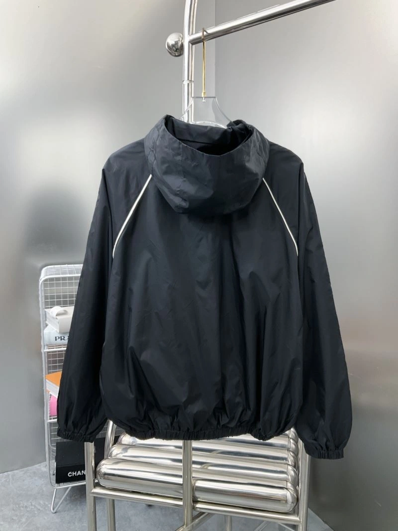 Bargain Gucci Outwear