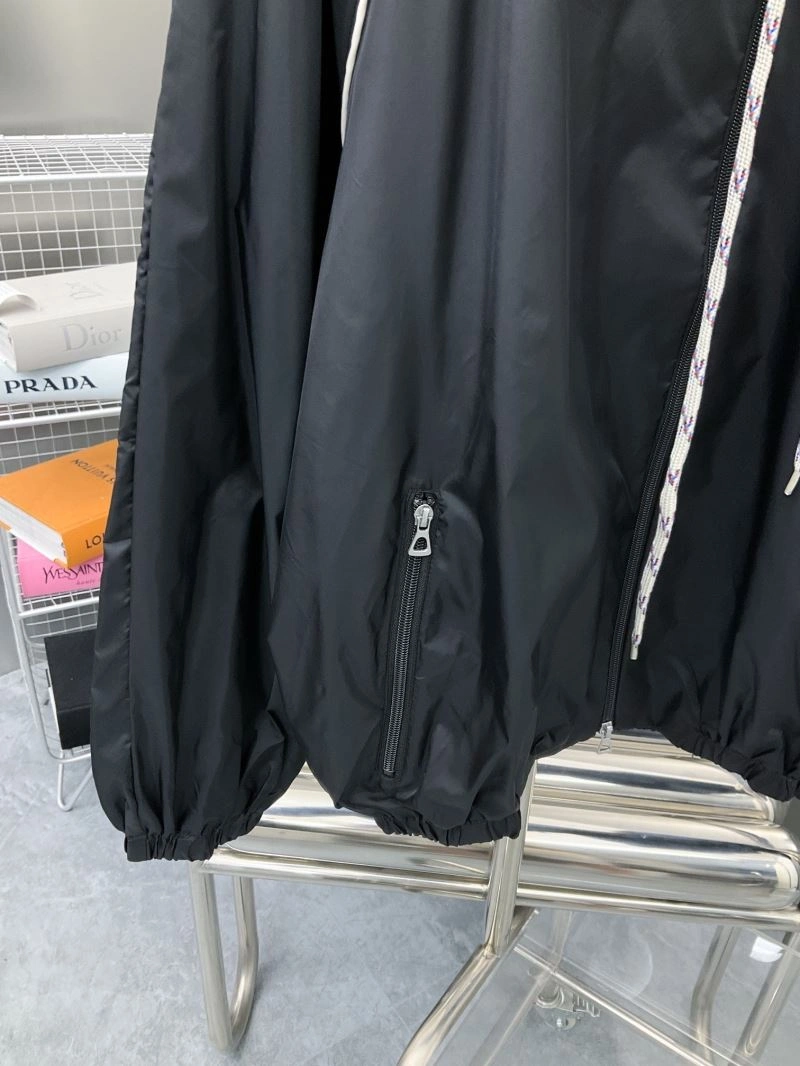 Bargain Gucci Outwear