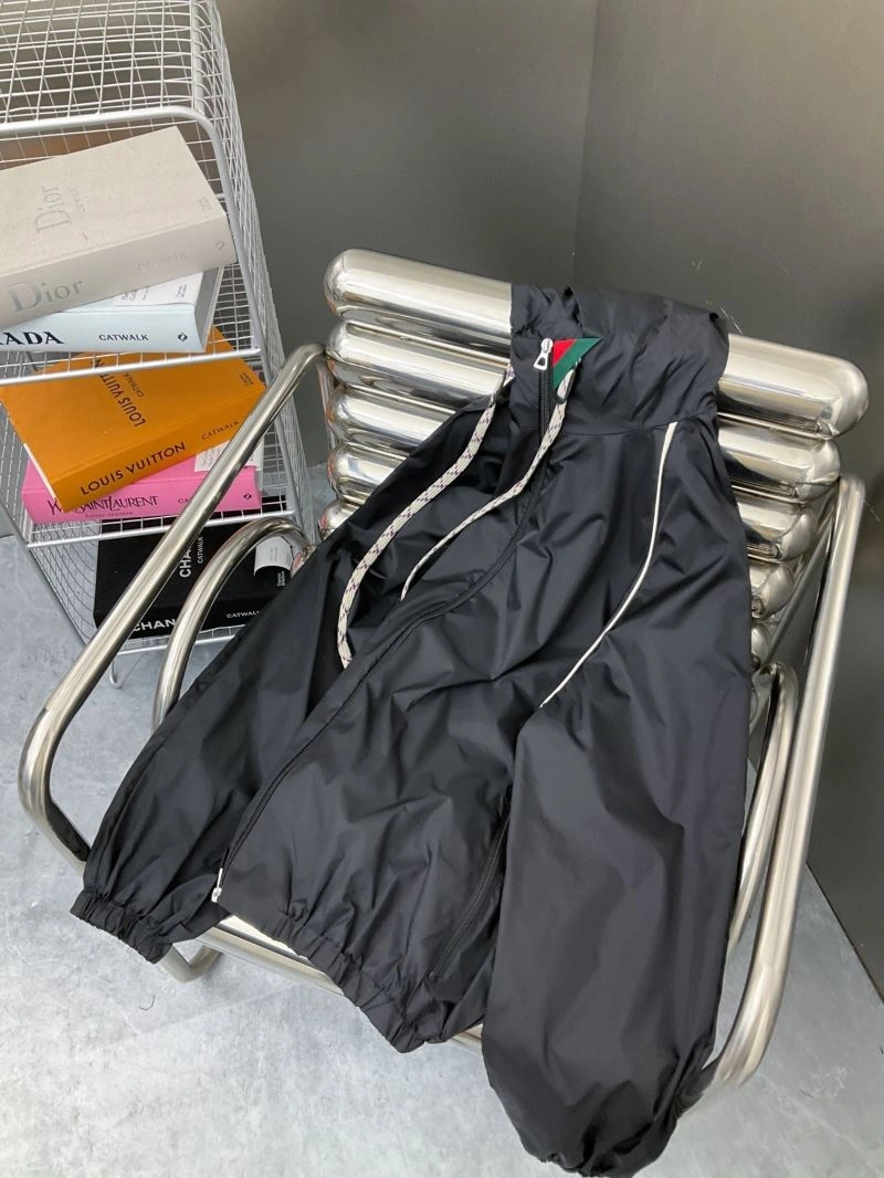 Bargain Gucci Outwear