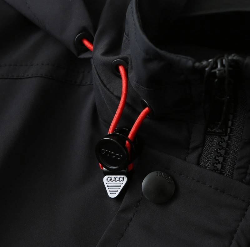 Bargain Gucci Outwear