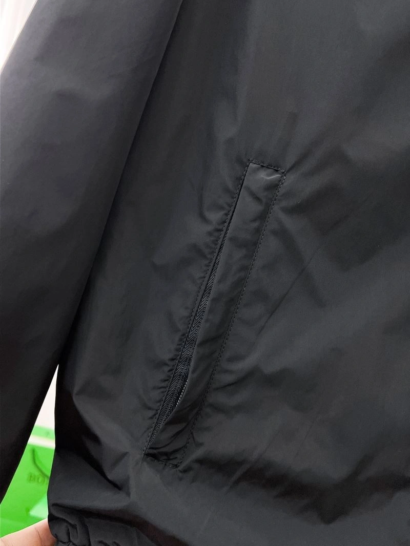 Bargain Gucci Outwear