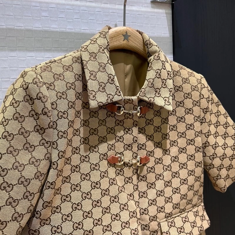 Top match Gucci Outwear