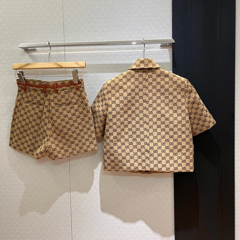 Top match Gucci Outwear
