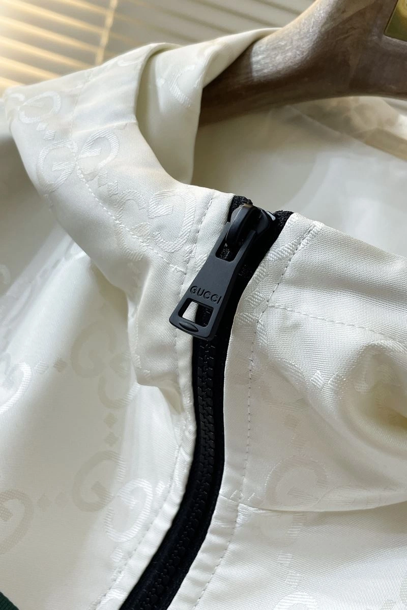 Top match Gucci Outwear