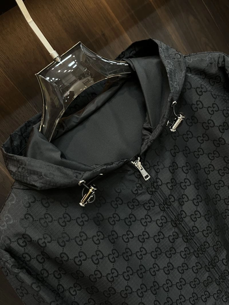 Top mirror Gucci Outwear