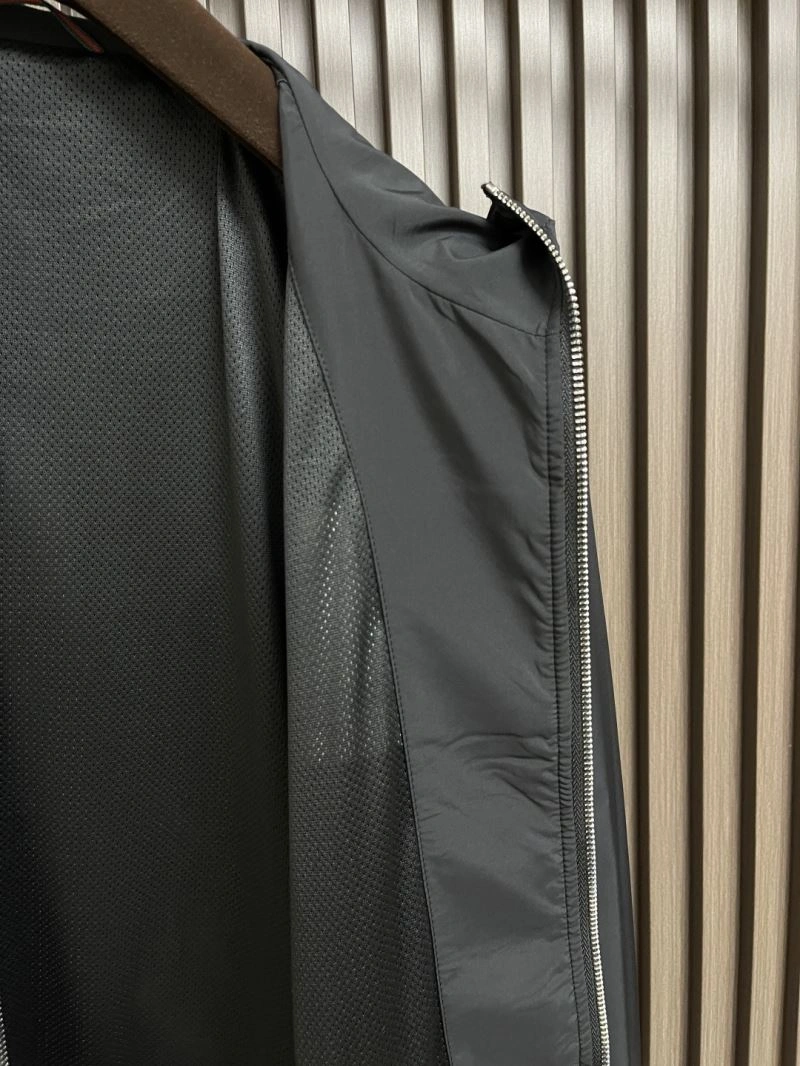 Top match Gucci Outwear