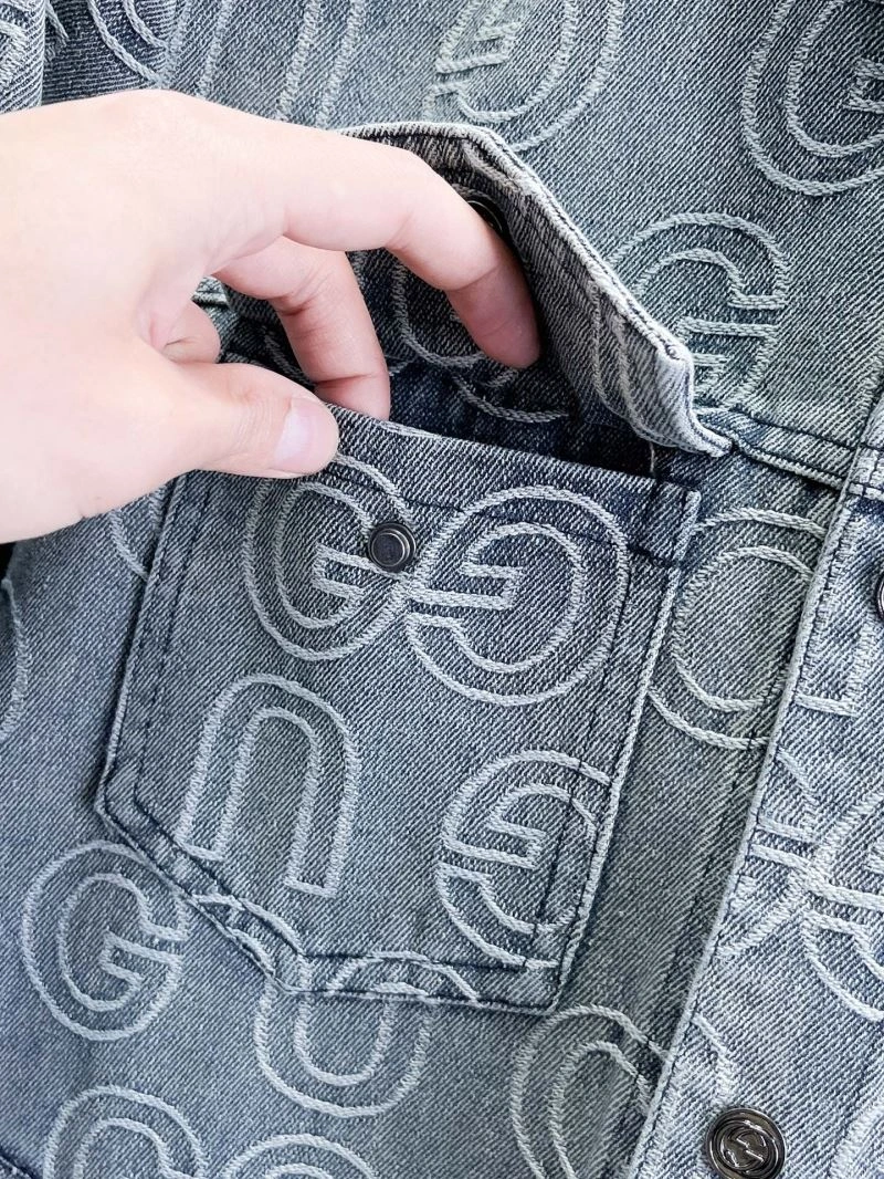 Top match Gucci Outwear