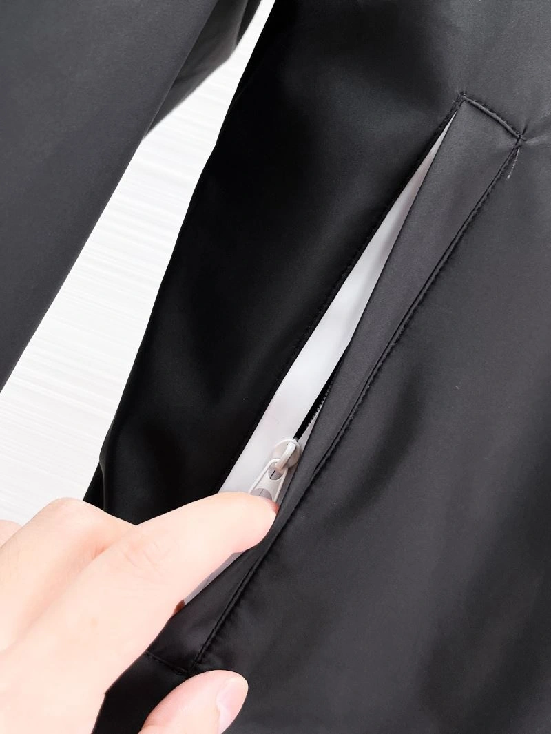 Discounted Gucci Outwear
