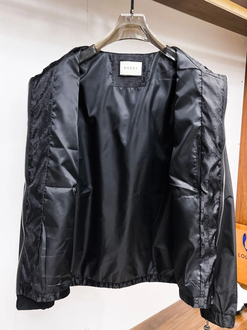 Bargain Gucci Outwear