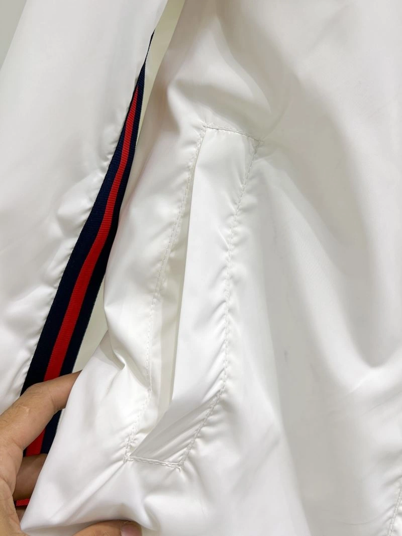 Top match Gucci Outwear