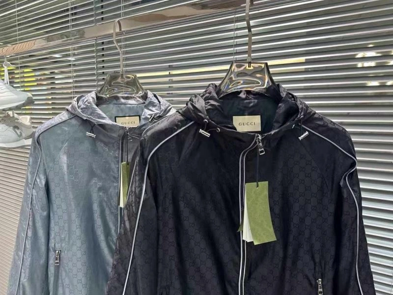 Bargain Gucci Outwear