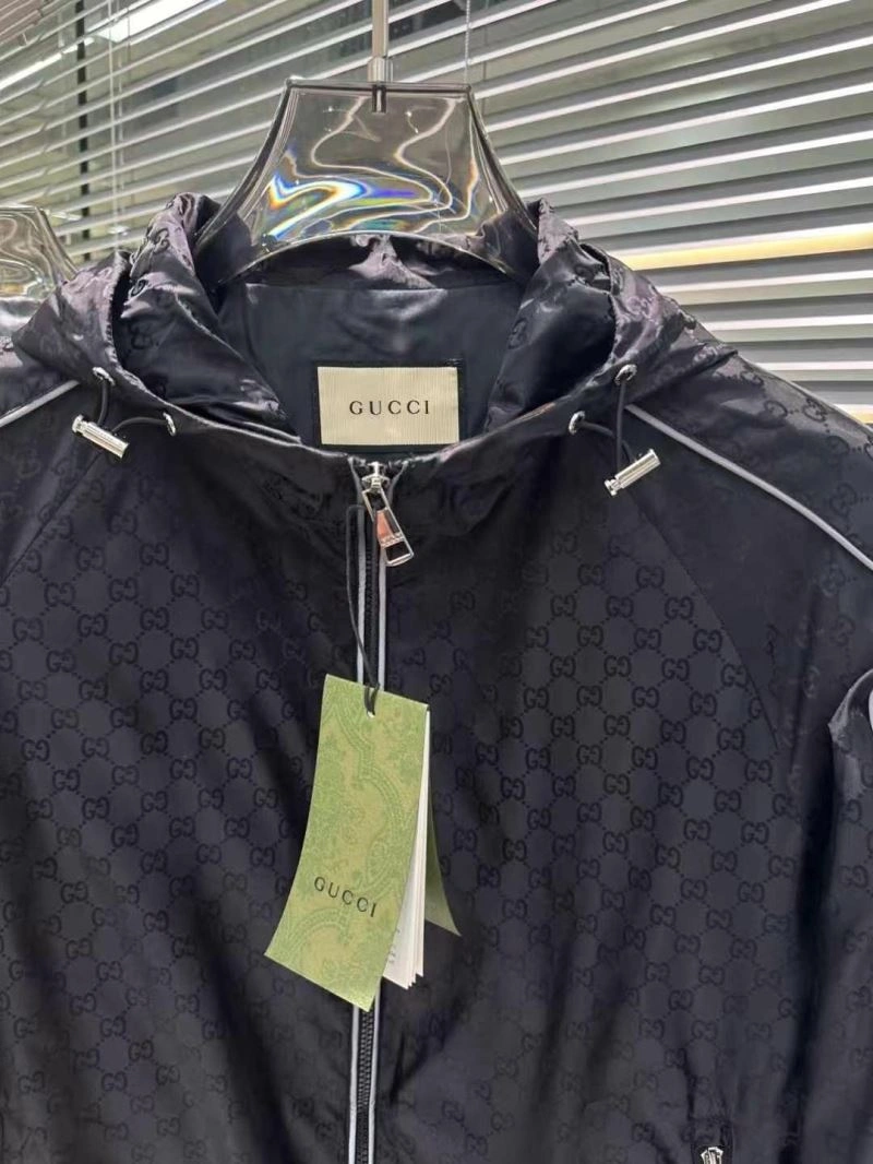 Bargain Gucci Outwear