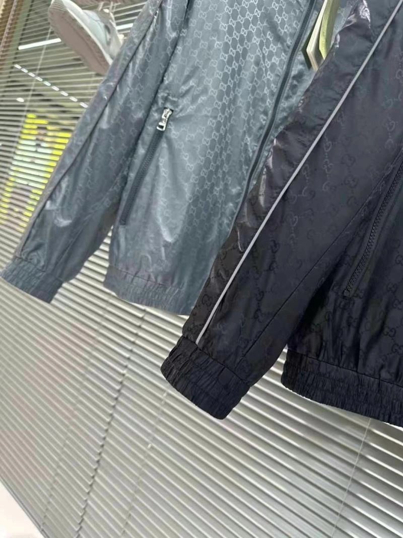 Bargain Gucci Outwear